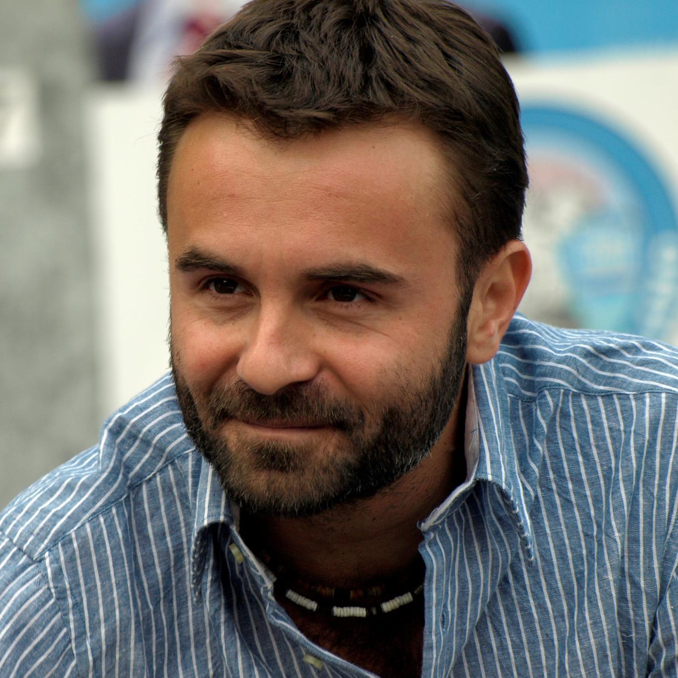 Lino Guanciale per Bs020 Home Theater con un testo di Marco Archetti ...