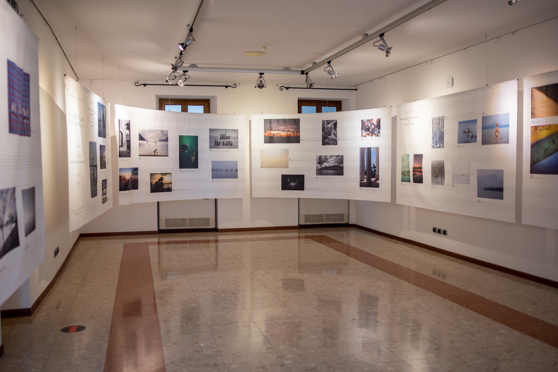 Taglio del nastro per «NOTE. Spartito fotografico del Lago di Garda ...