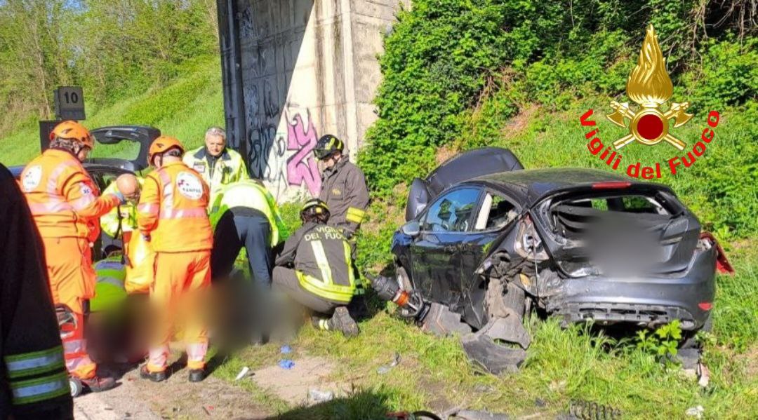 Sp19, donna travolta da un'auto trasferita agli Spedali Civili di ...